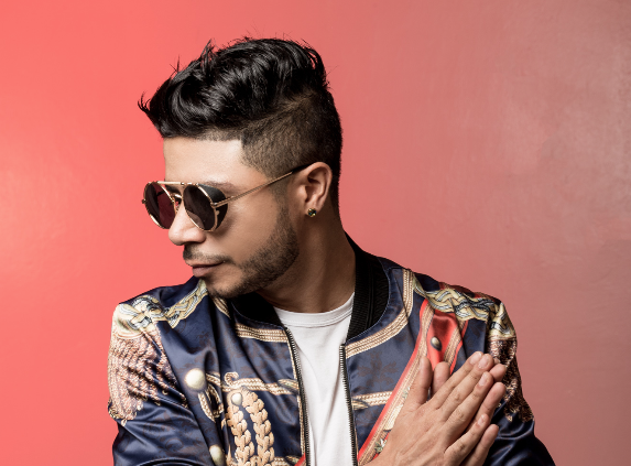 DANIEL CALDERÓN GANADOR A MEJOR ARTISTA VALLENATO EN LOS PREMIOS MI ...